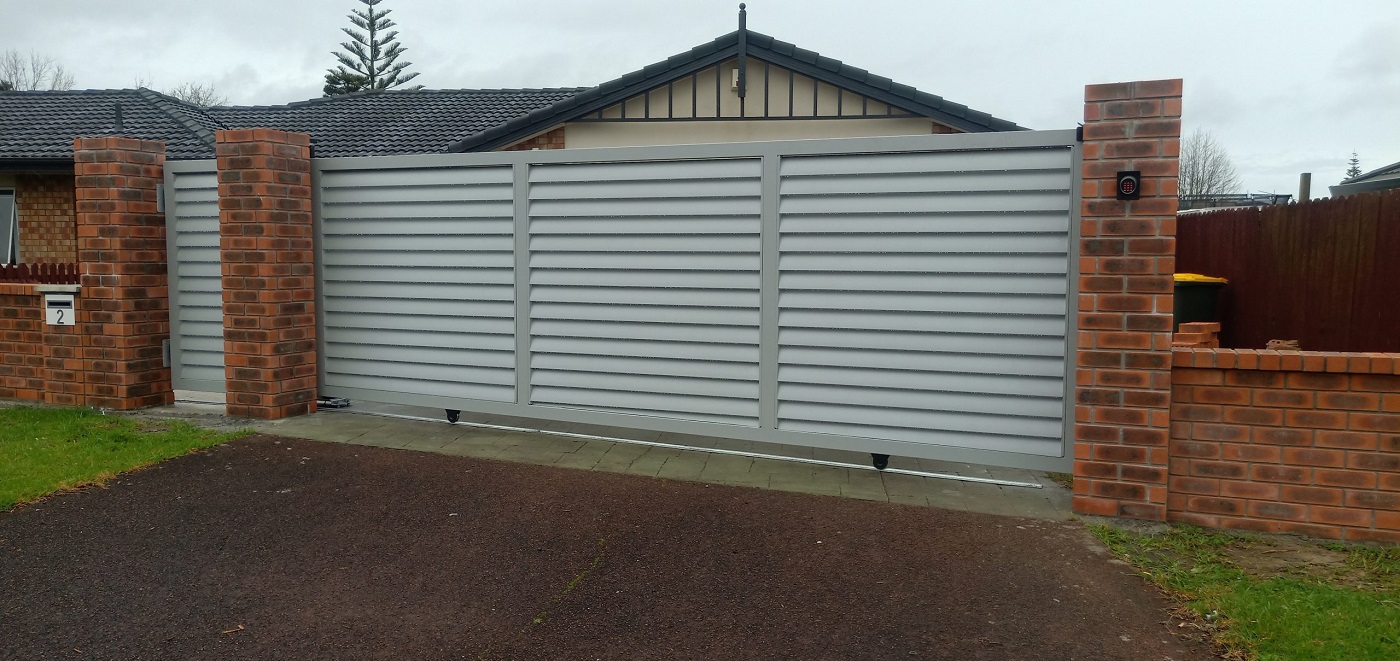 Folding Automatic Gate - PW Metalworx PW Metalworx | Aluminium Fence ...
