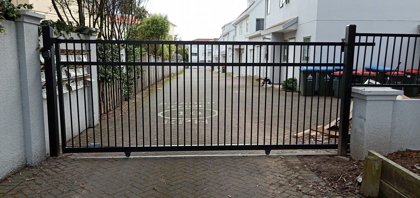 Home - PW Metalworx Automatic gates PW Metalworx | Aluminium Fence ...