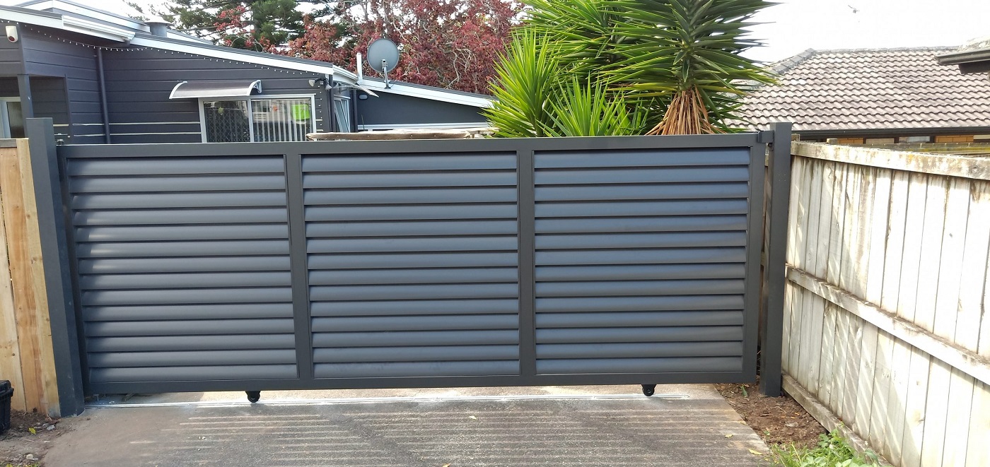 Folding Automatic Gate | PW Metalworx